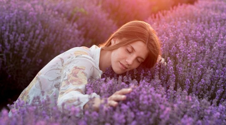 Qual o Significado da cor roxa na psicologia? - Método Psicotheta